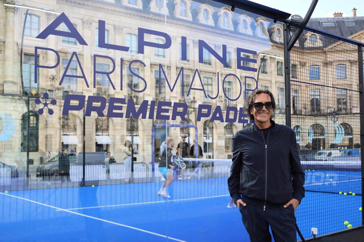 Un court de padel Place Vendôme ! On en parle avec Alpine